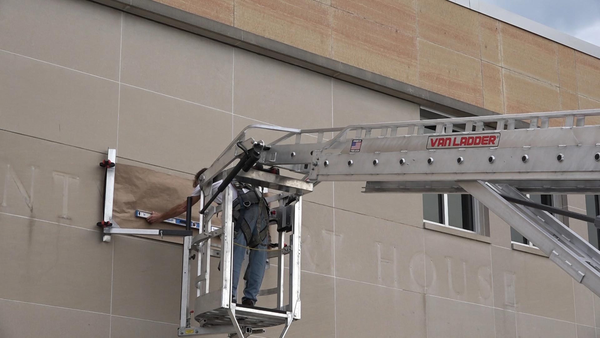 Chariot Bucket - Van Ladder Bucket Trucks